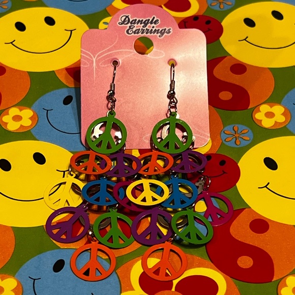 NoveltyInc. | Jewelry | New Vintage Novelty Fashion Rainbow Of Color ...